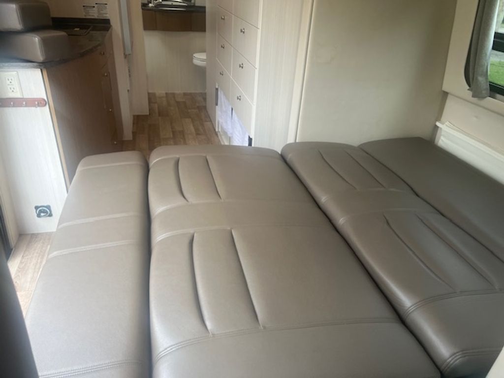 2013 Leisure Travel Van Free Spirit SS - National Vehicle
