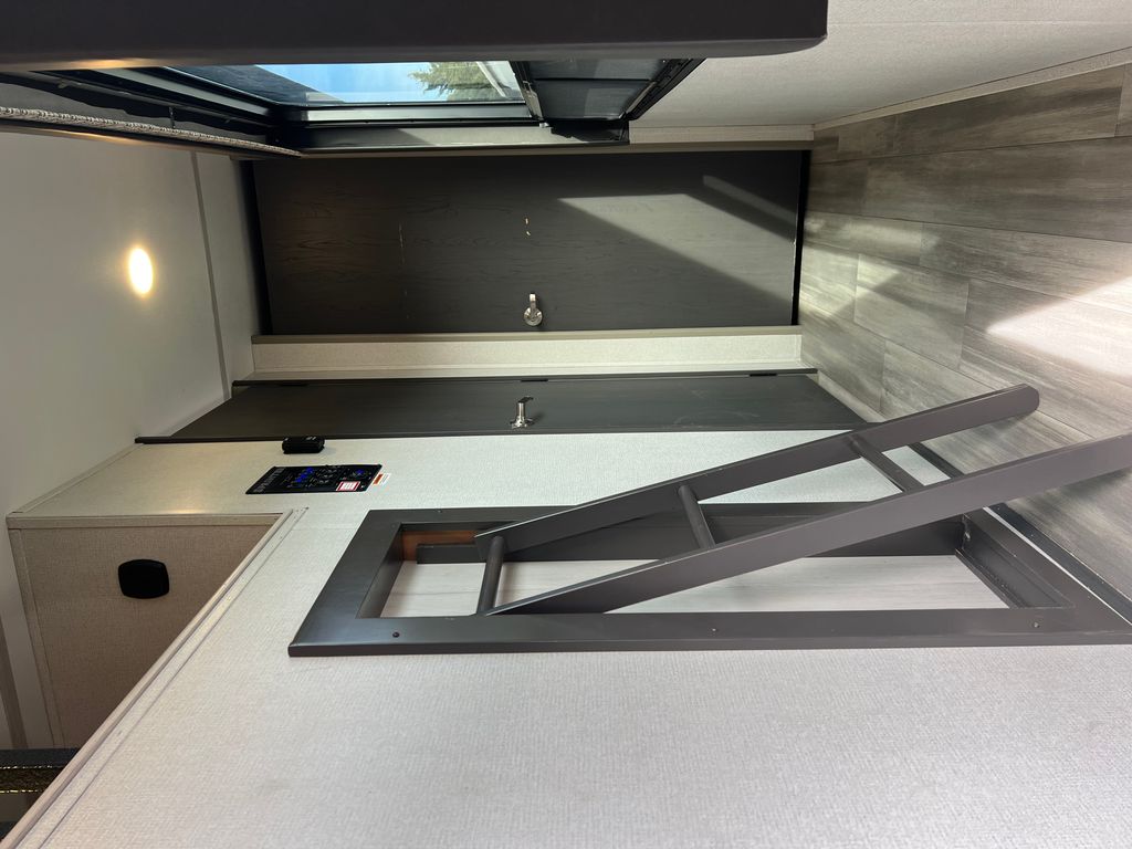 2021 Keystone Sprinter Limited 3570LFT - National Vehicle