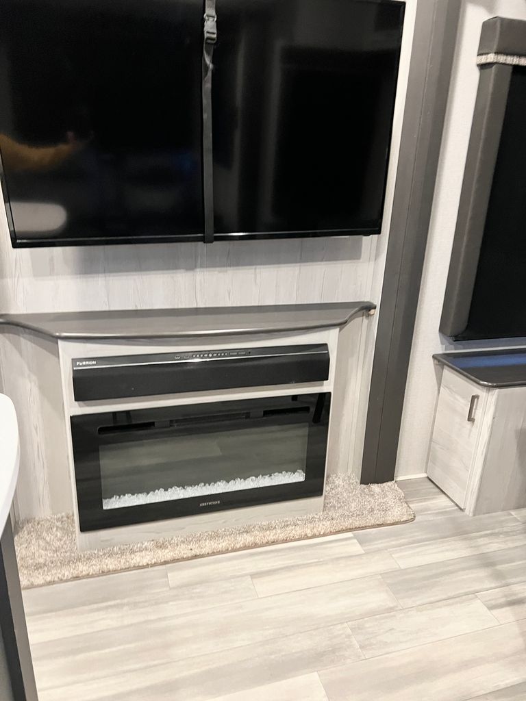 2021 Keystone Sprinter Limited 3570LFT - National Vehicle