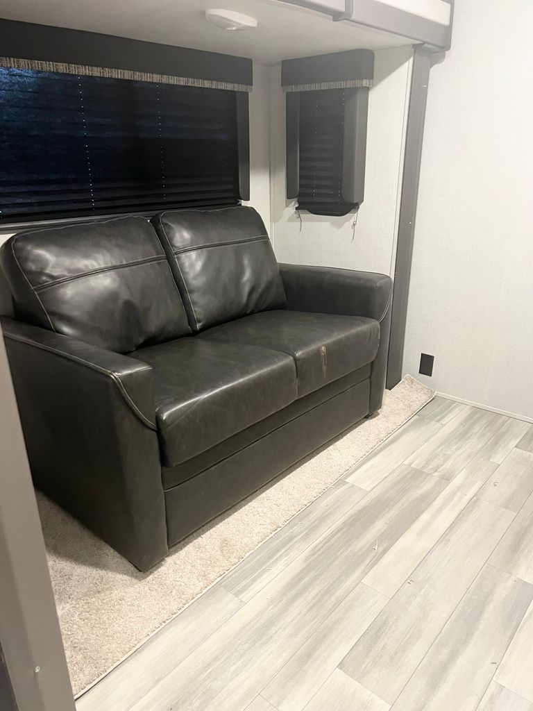 2021 Keystone Sprinter Limited 3570LFT - National Vehicle