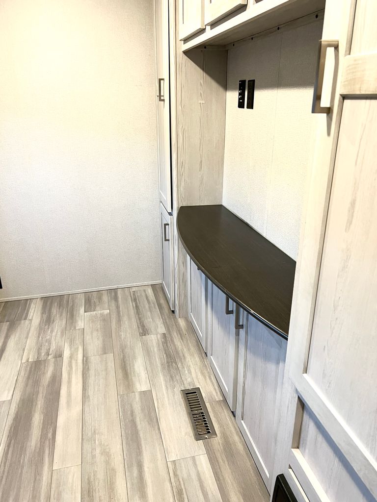 2021 Keystone Sprinter Limited 3570LFT - National Vehicle