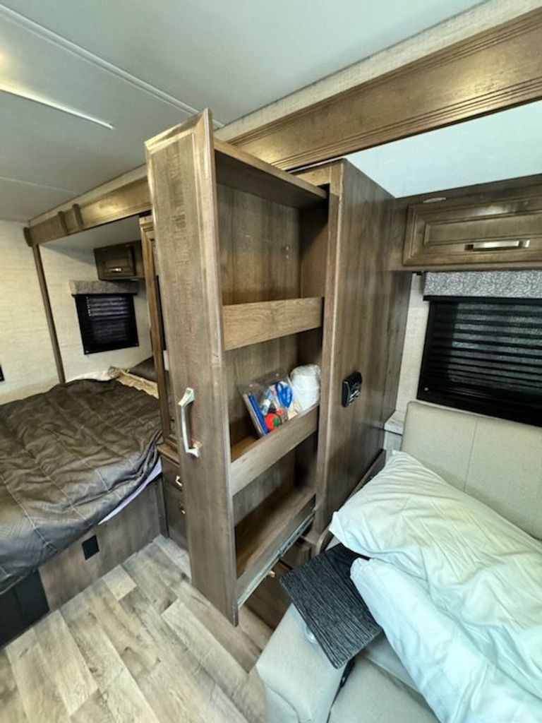 2021 Jayco Melbourne 24L - National Vehicle