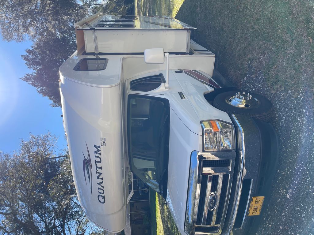 2021 Thor Motor Coach Quantum SE28 - National Vehicle