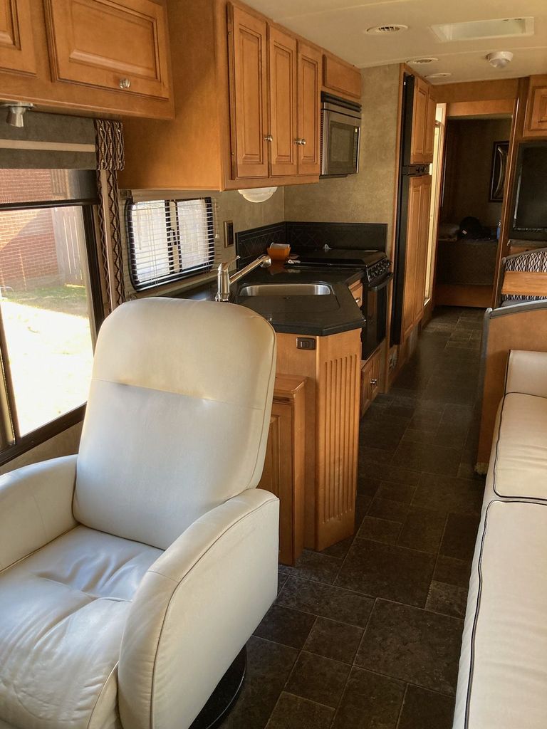 2013 Itasca Sunova 36V - National Vehicle