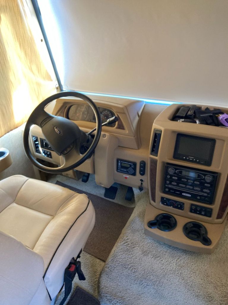 2013 Itasca Sunova 36V - National Vehicle