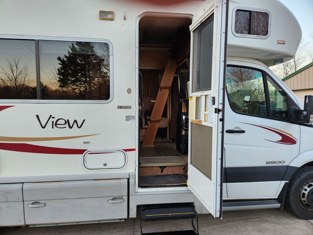 2008 Winnebago View 24H - National Vehicle