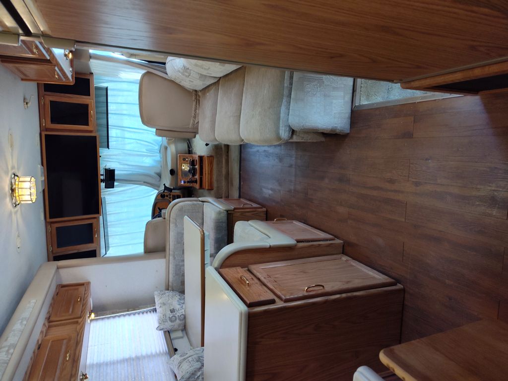 2001 National RV Sea View 8311 - National Vehicle