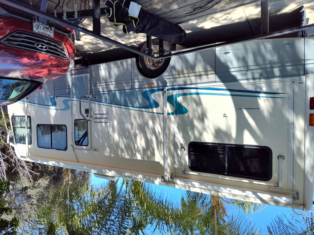 2001 National RV Sea View 8311 - National Vehicle