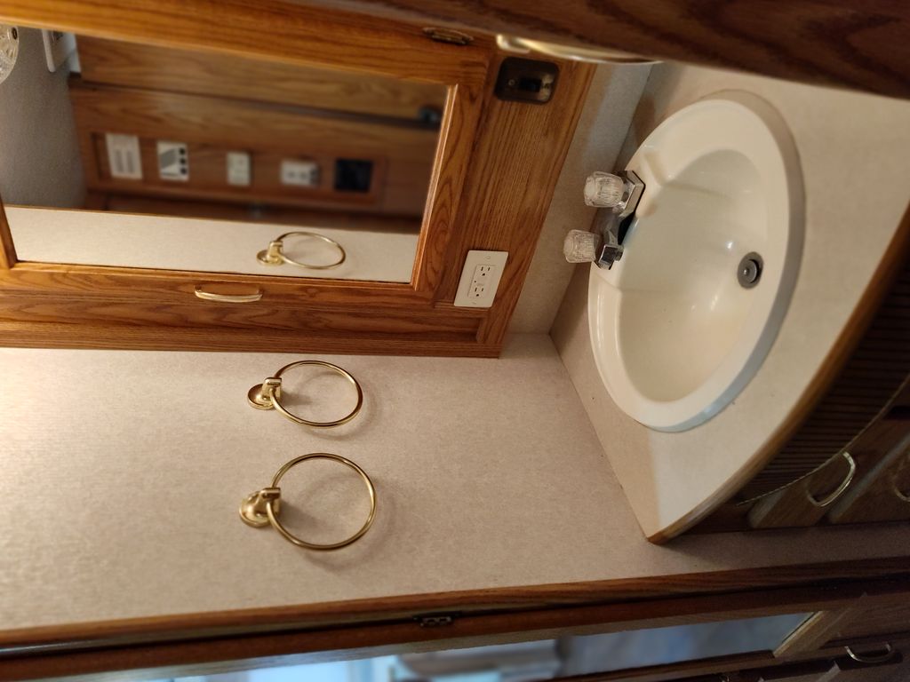 2001 National RV Sea View 8311 - National Vehicle