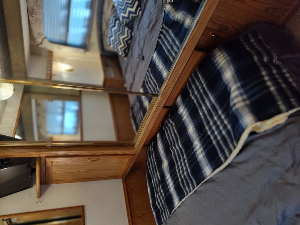 2001 National RV Sea View 8311 - National Vehicle