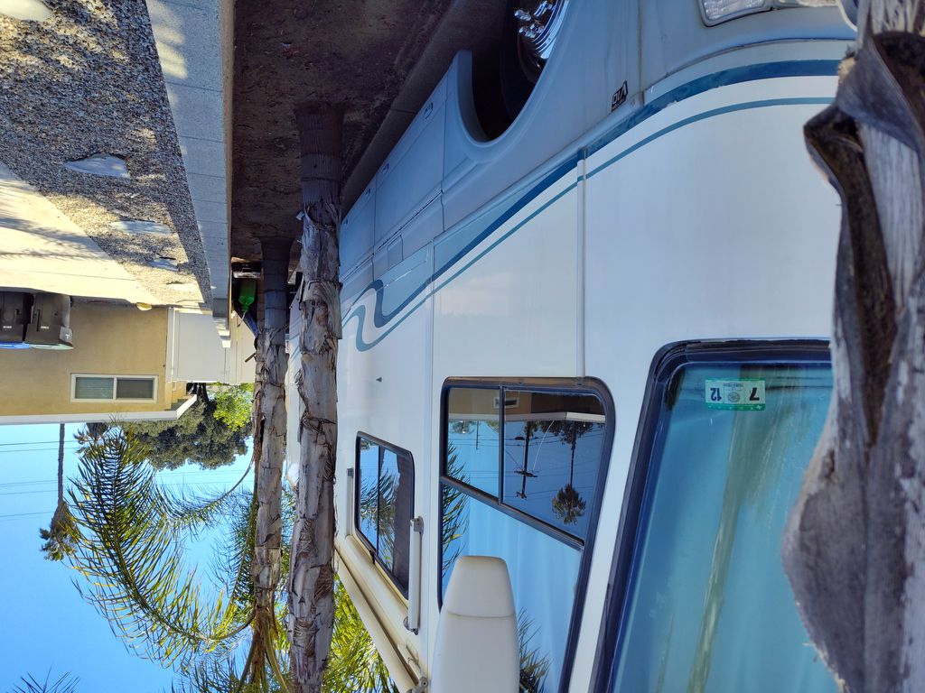 2001 National RV Sea View 8311 - National Vehicle