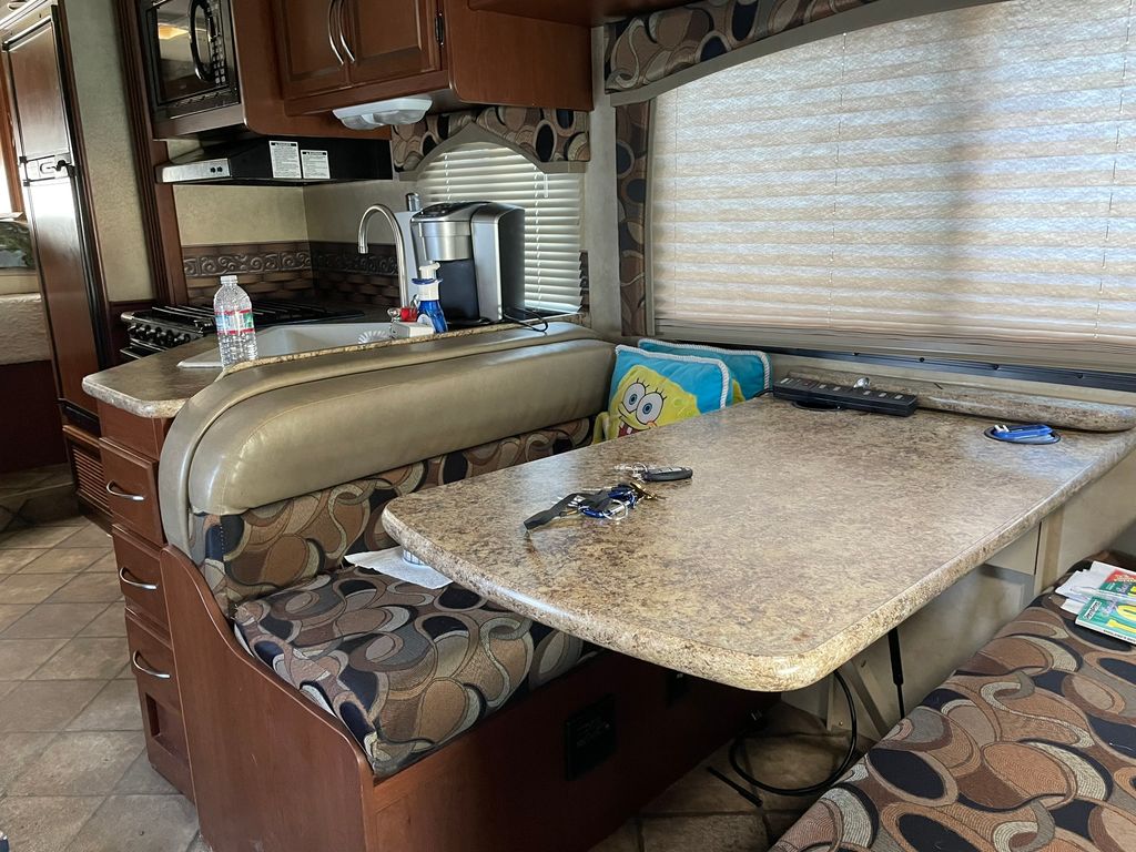 2014 Thor Motor Coach Chateau 28Z - National Vehicle