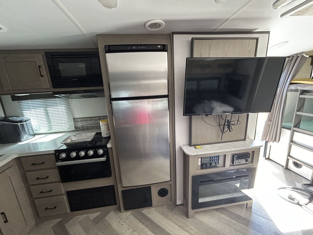 2020 Cruiser RV Twilight Signature 2800 - National Vehicle