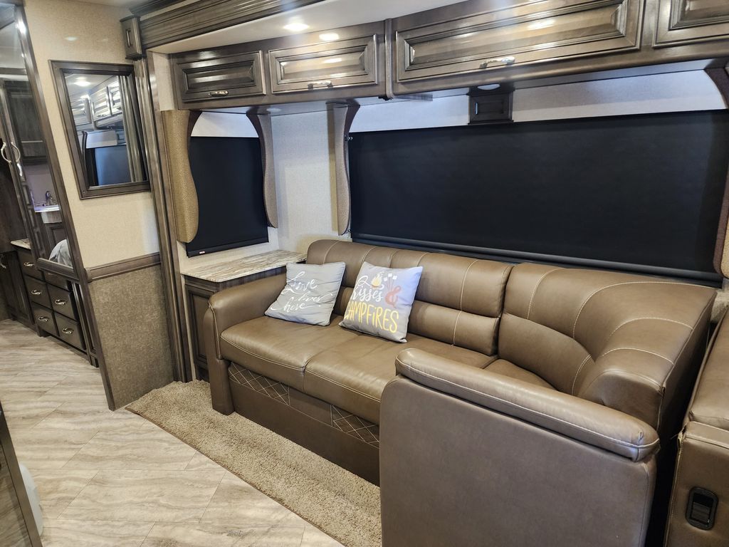 2019 Fleetwood Bounder 35K - National Vehicle