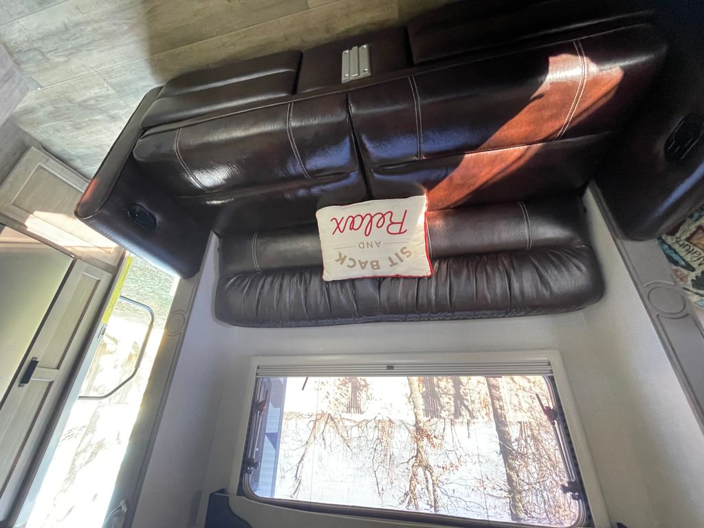 2020 Lance Travel Trailer 1475s - National Vehicle