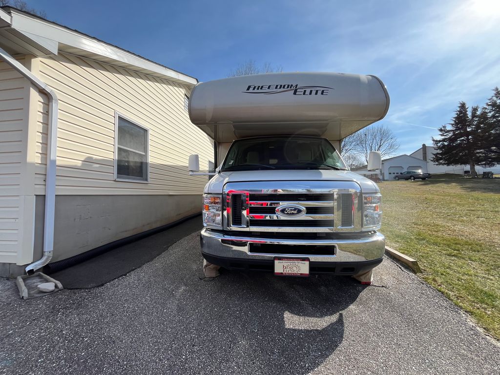 2016 Thor Motor Coach Freedom Elite 29FE - National Vehicle