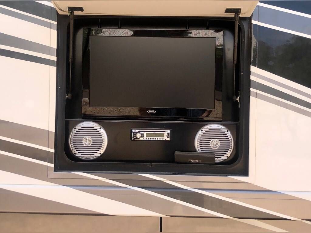 2014 Thor Motor Coach Challenger 37KT - National Vehicle