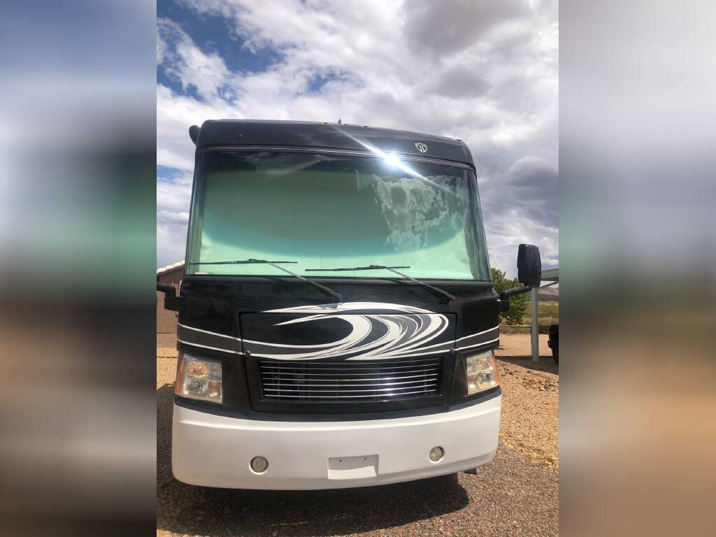 2014 Thor Motor Coach Challenger 37KT - National Vehicle