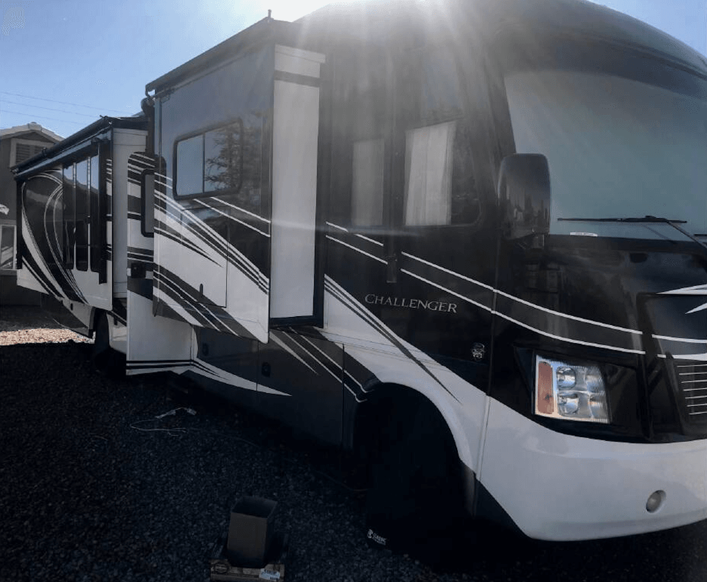 2014 Thor Motor Coach Challenger 37KT - National Vehicle