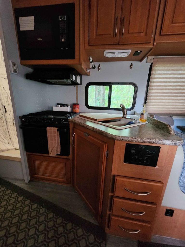 2010 Thor Motor Coach Four Winds 28A - National Vehicle