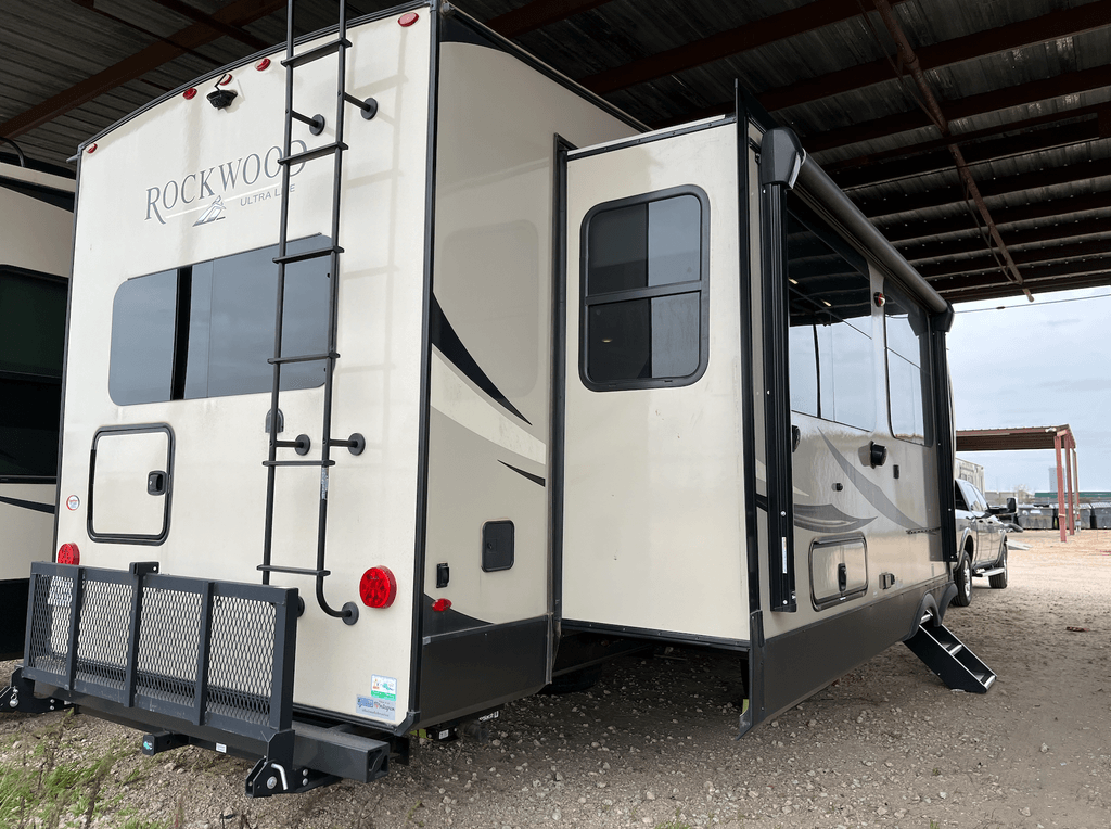 2021 Forest River Rockwood Signature Ultra Lite 2887MB - National Vehicle