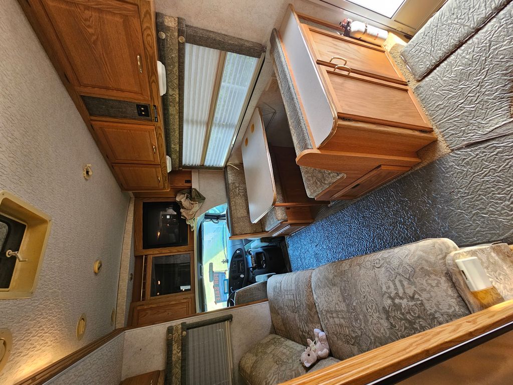 2003 Winnebago Minnie 29B - National Vehicle