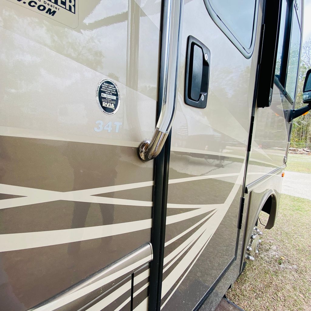 2015 Fleetwood Bounder 34T - National Vehicle