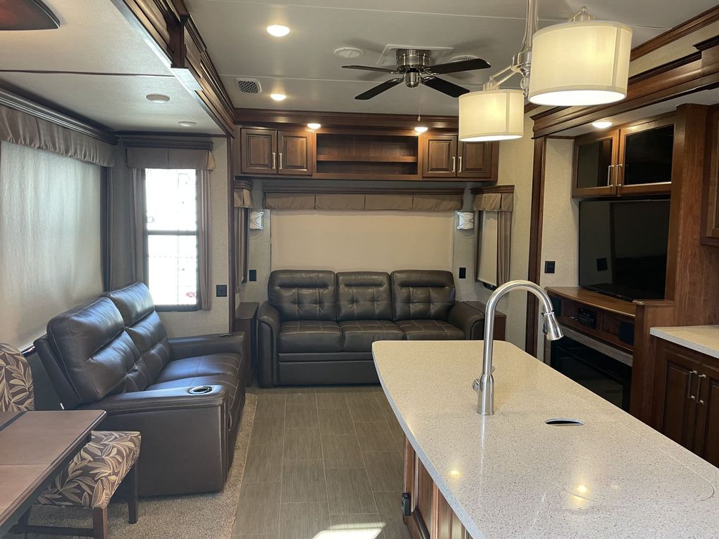 2018 Keystone Alpine 3400RS - National Vehicle