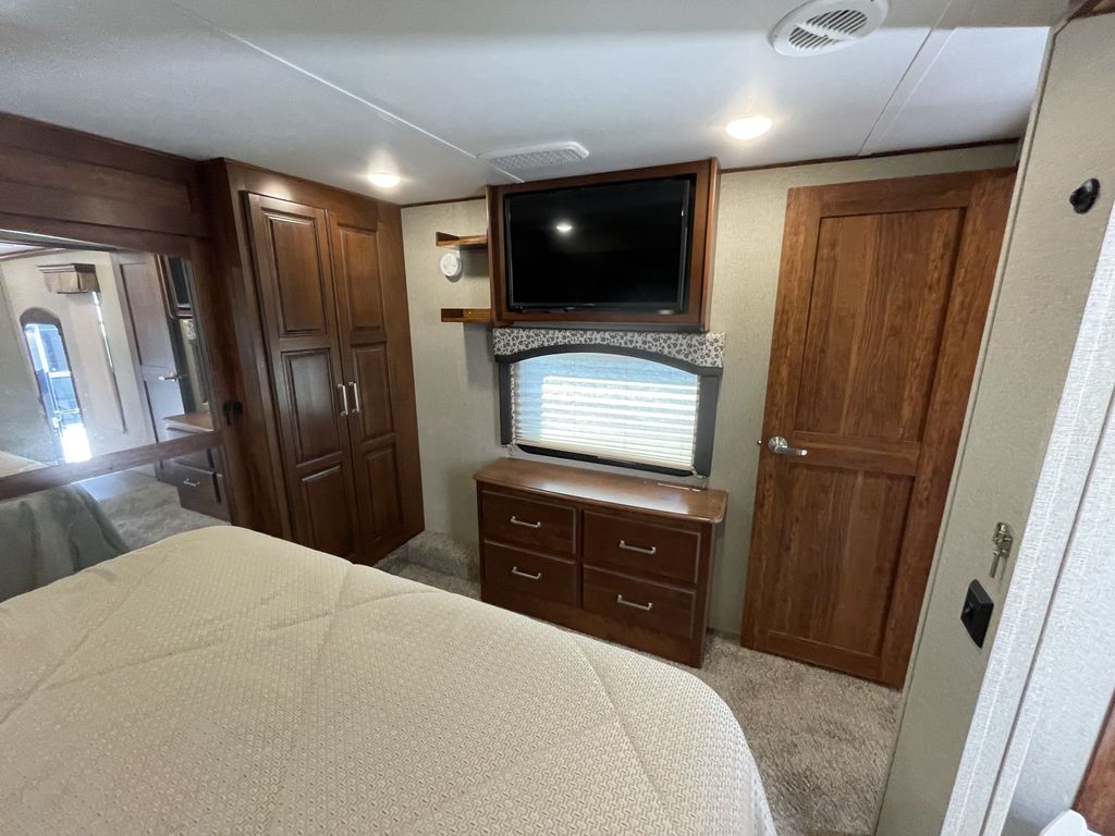 2018 Keystone Alpine 3400RS - National Vehicle
