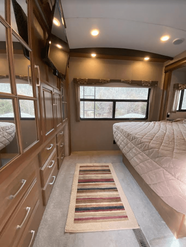 2017 Keystone Montana 3820FK - National Vehicle