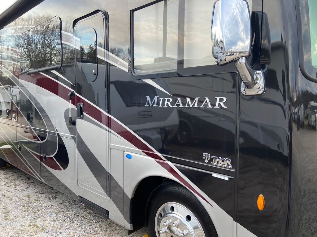 2021 Thor Motor Coach Miramar 32.2 - National Vehicle