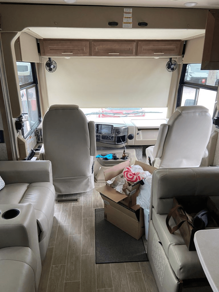 2021 Thor Motor Coach Miramar 32.2 - National Vehicle