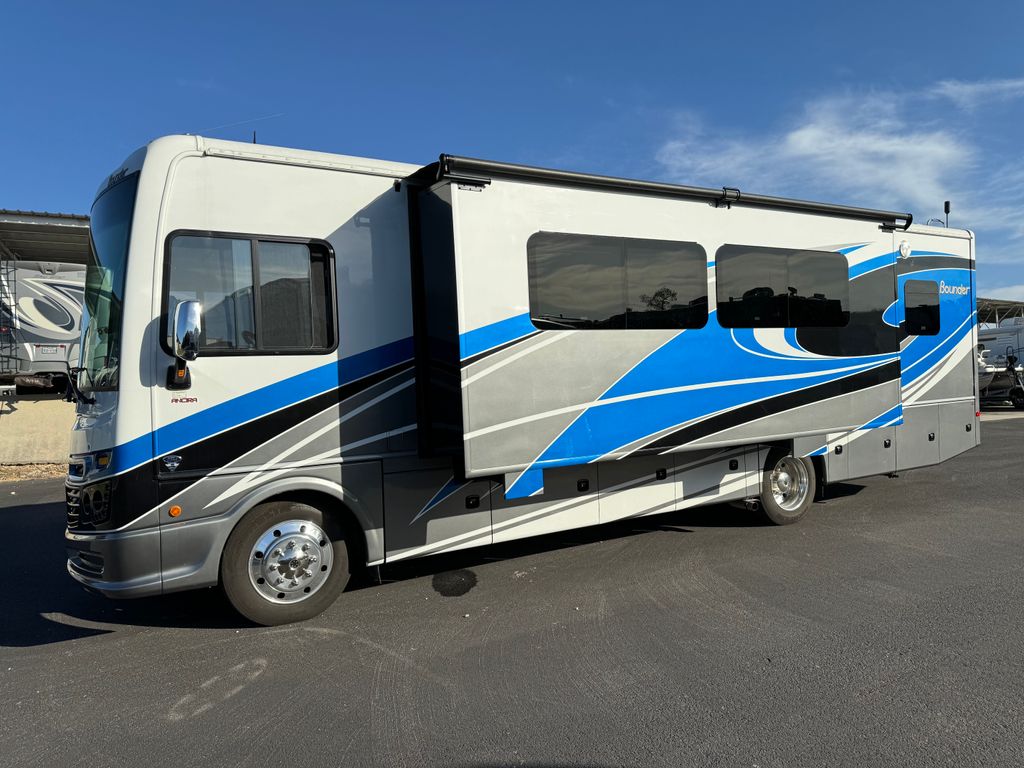 2021 Fleetwood Bounder 33C - National Vehicle