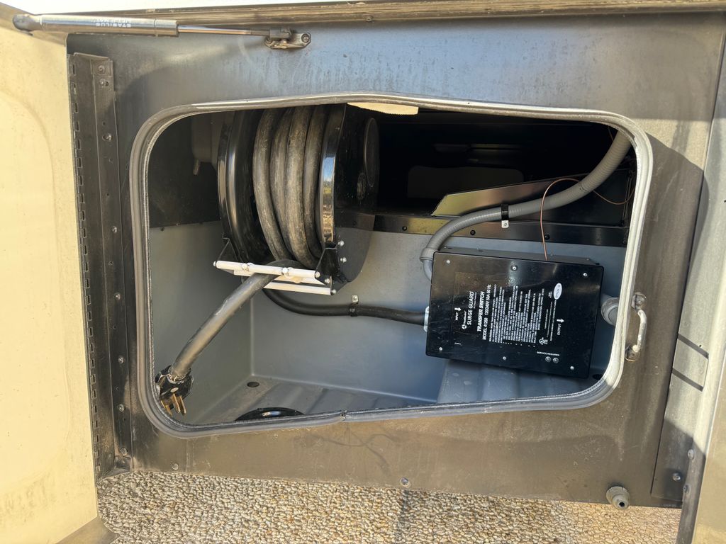 2021 Fleetwood Bounder 33C - National Vehicle