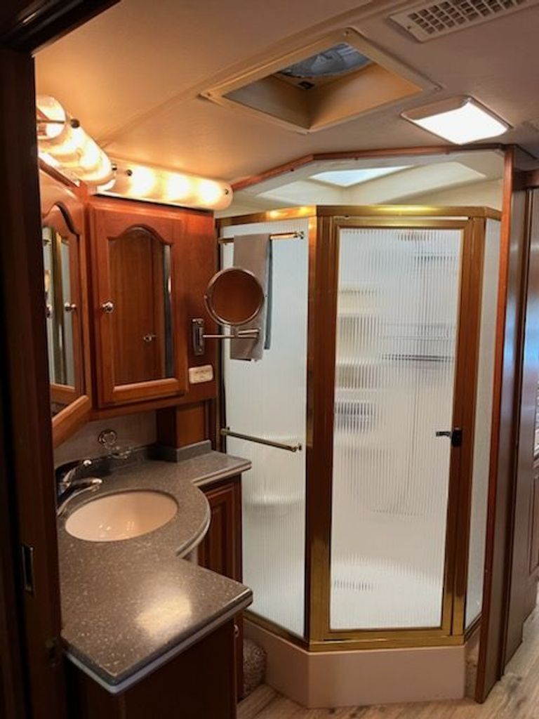 2003 Fleetwood American Dream 40W - National Vehicle