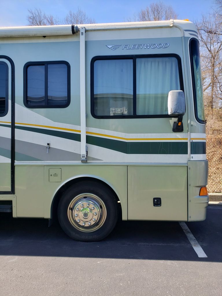 2005 Fleetwood Bounder 39Z - National Vehicle