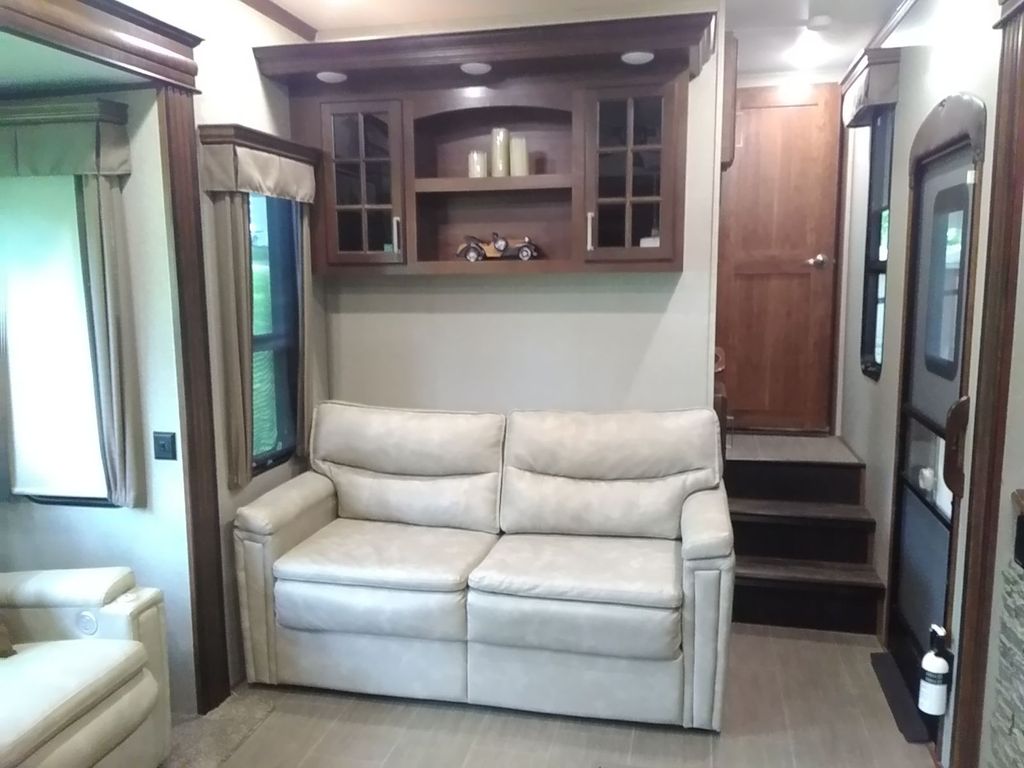 2018 Keystone Alpine 3301GR - National Vehicle