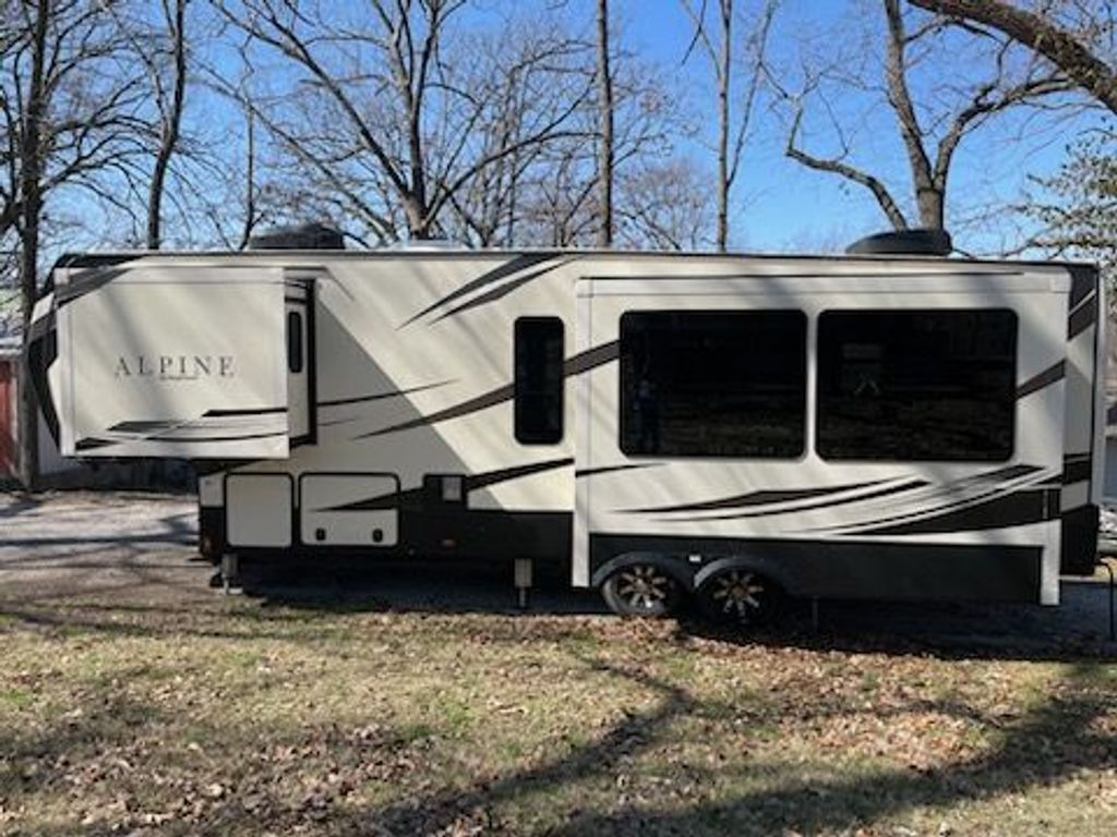 2018 Keystone Alpine 3301GR - National Vehicle