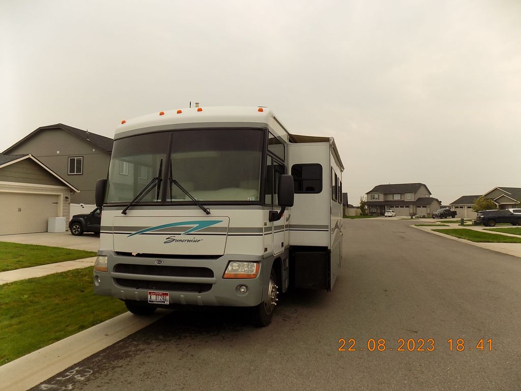 2004 Winnebago Itasca Suncruiser 35U - National Vehicle