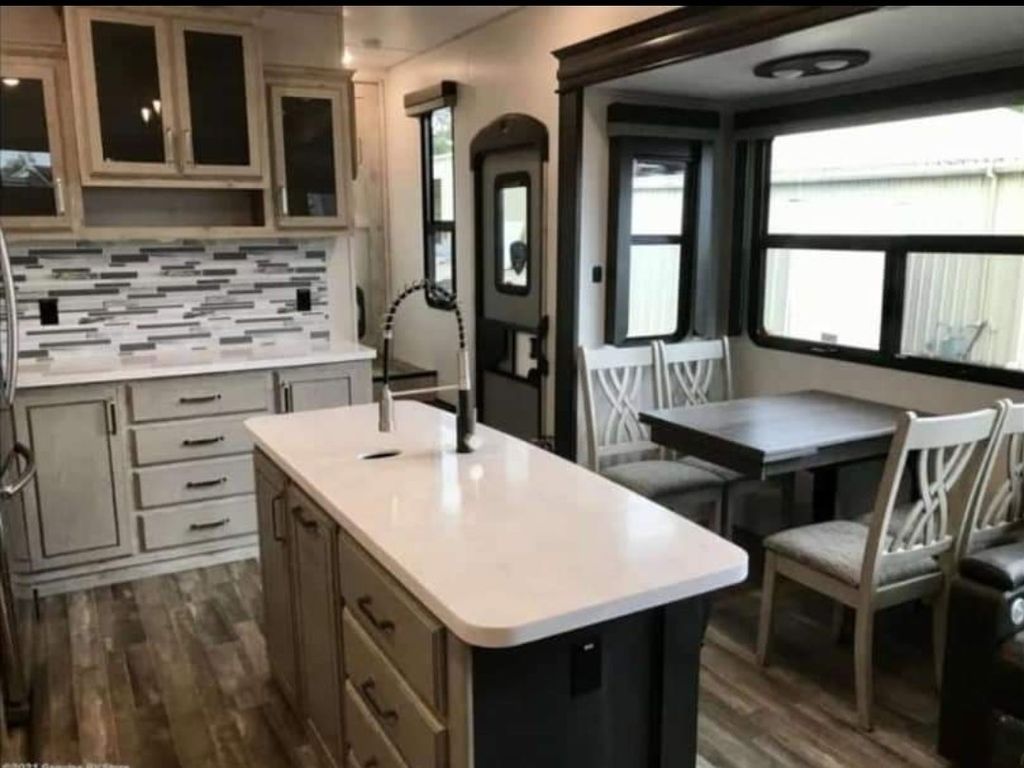 2023 Keystone Avalanche 390DS - National Vehicle