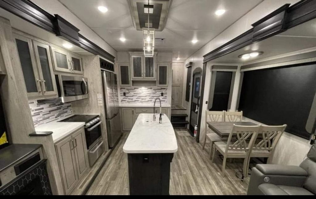 2023 Keystone Avalanche 390DS - National Vehicle