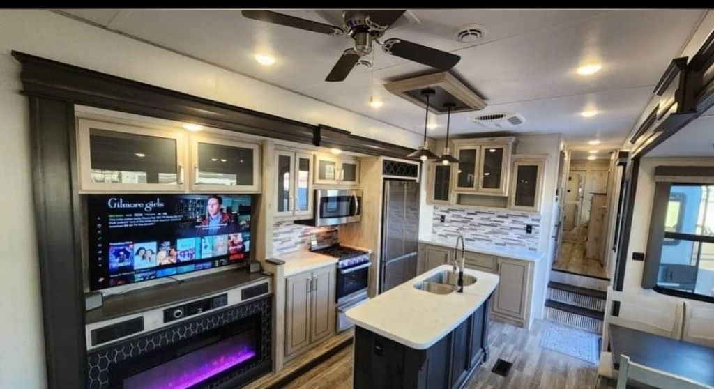 2023 Keystone Avalanche 390DS - National Vehicle