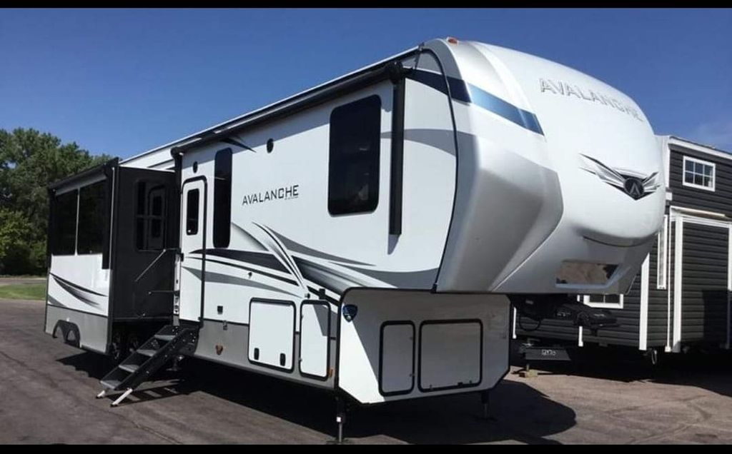 2023 Keystone Avalanche 390DS - National Vehicle