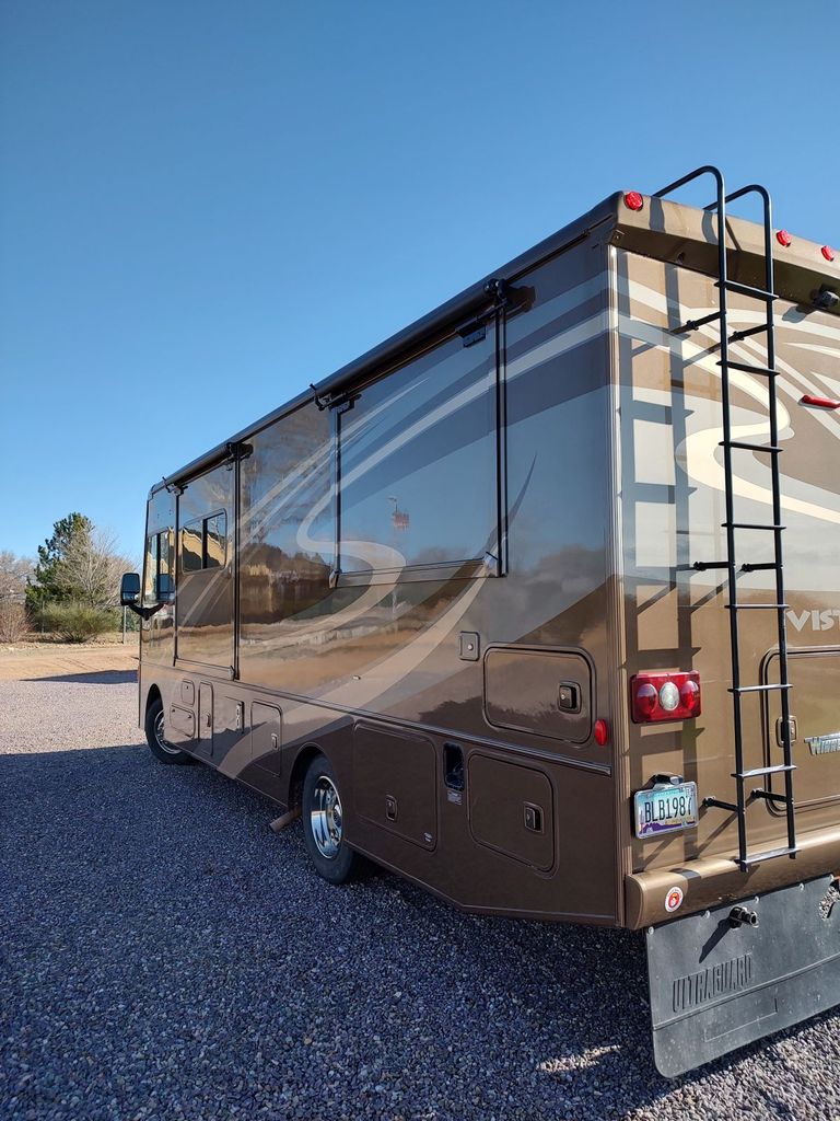 2015 Winnebago Vista 27N - National Vehicle