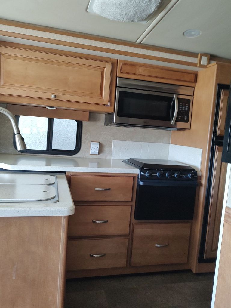 2015 Winnebago Vista 27N - National Vehicle