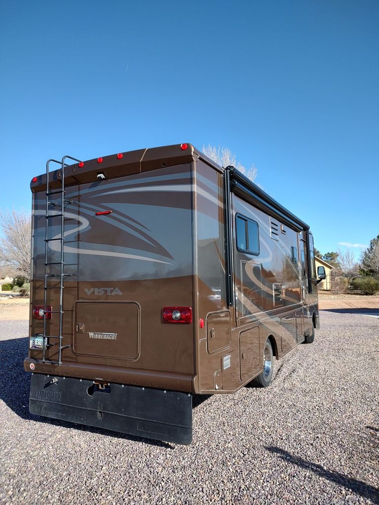 2015 Winnebago Vista 27N - National Vehicle