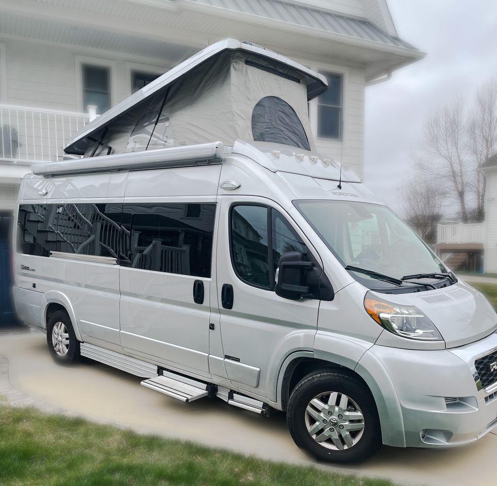 2022 Roadtrek Zion Slumber - National Vehicle