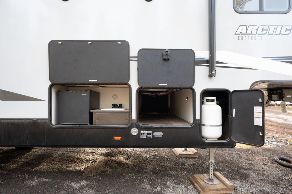 2022 Forest River Cherokee Arctic Wolf 327MB - National Vehicle