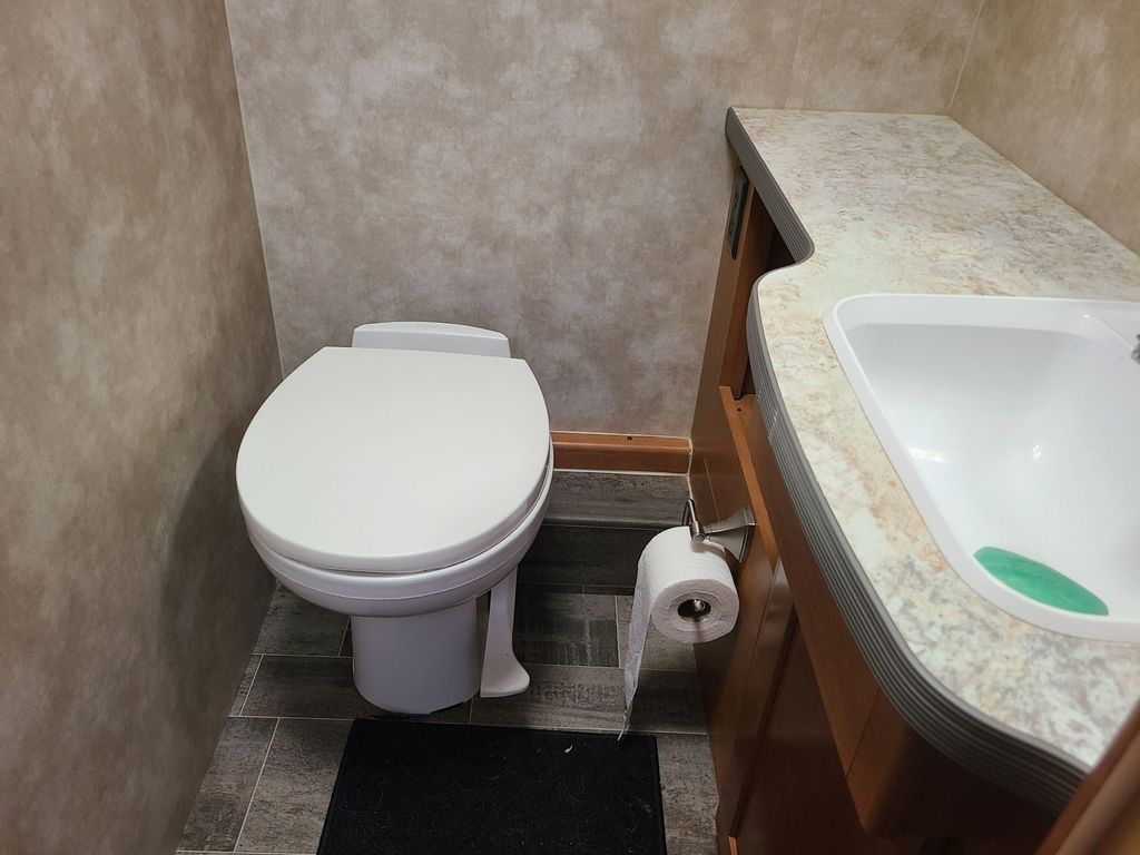 2019 Winnebago Minnie Winnie 31K - National Vehicle