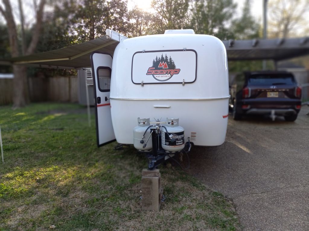 2022 Scamp Travel Trailer 16 Layout 4 - National Vehicle